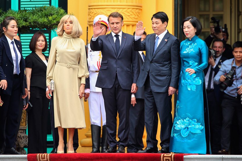 25 мая Макрон прибыл во Вьетнам с официальным визитом, жена Макрона ...